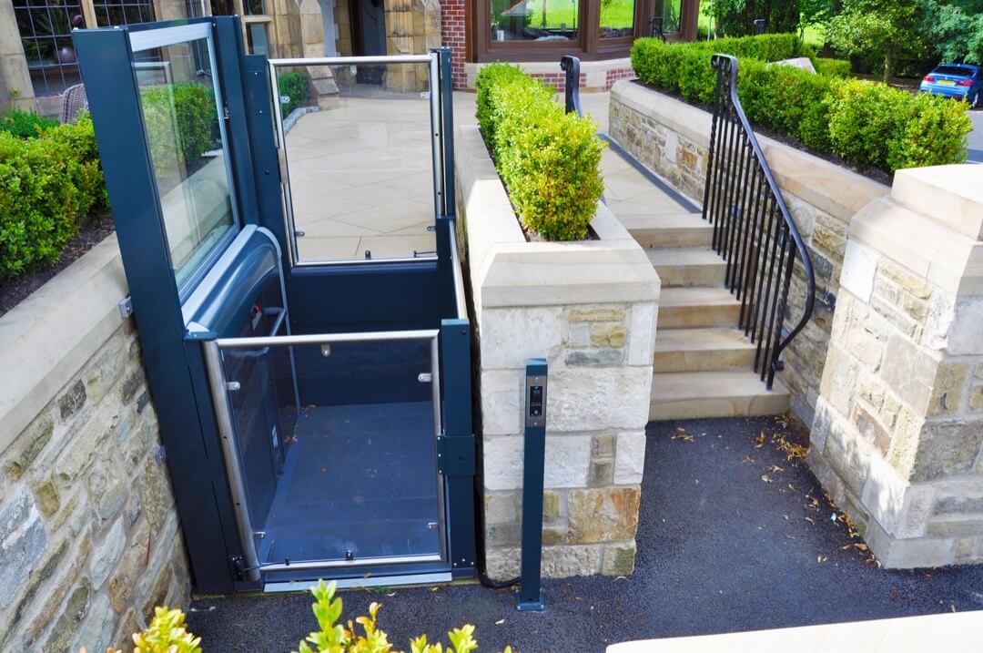 Wessex LR Open Platform Lift – 1st Choice Stairlifts